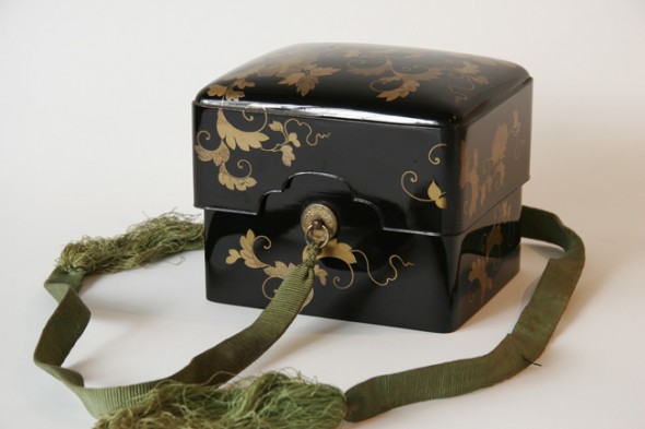 Paperblanks Stories: Japanese Lacquer Boxes | Endpaper: The Paperblanks ...